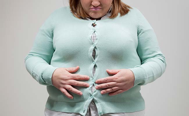 Obese Women Eating Obese Woman Eating Burger On Sofa — Stock Photo