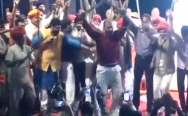 Gujarat 'Encounter Cop' DG Vanzara Celebrates Homecoming With A Dance