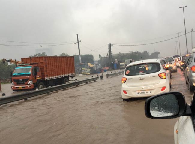 In Ceaseless Rain, Delhi And Gurgaon Stick Without Cabs, Flights ...