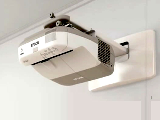 Best Short Throw Projector to Buy