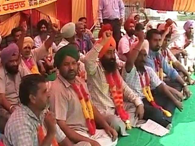 Punjab Teachers Protest Orders to Keep Eye on Open Defecation