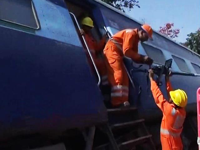 Mahakoshal Express Accident: 8 Coaches Derail Near Uttar Pradesh's Kulpahar